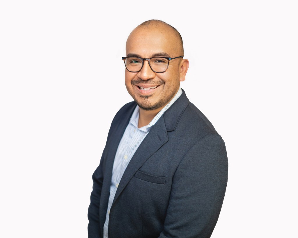 Robert – Professional Headshots – McAllen, Texas – Bee Beautiful Studios