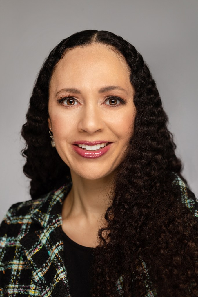 Michelle Headshots – McAllen, Texas – Bee Beautiful Studios – Bee ...