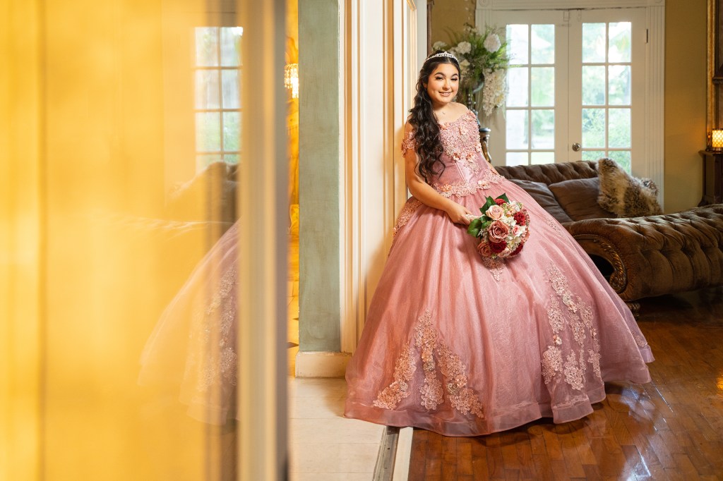 Victoria Quince Portraits – Villa De Palmas – Alamo, Texas – Bee ...